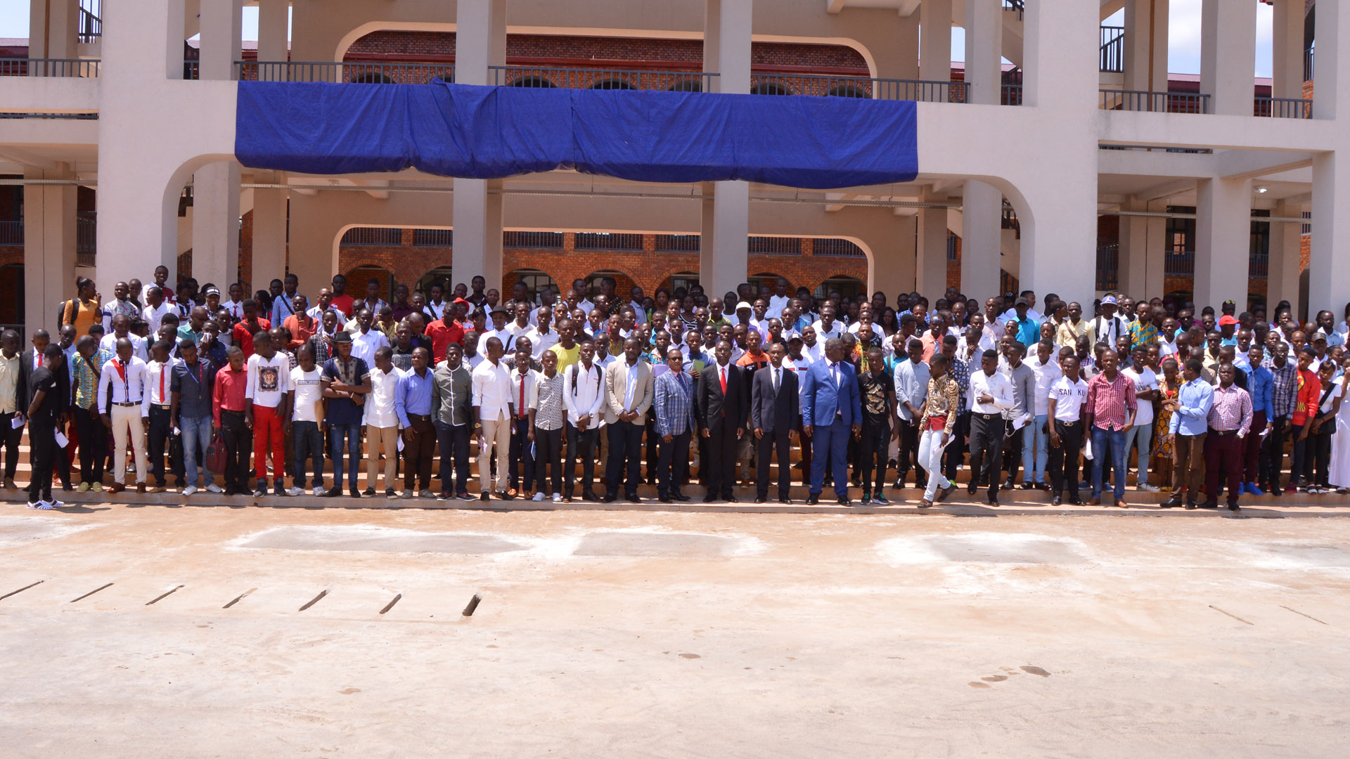 L’Université Mapon accueille ses 340 premiers étudiants, en année ...